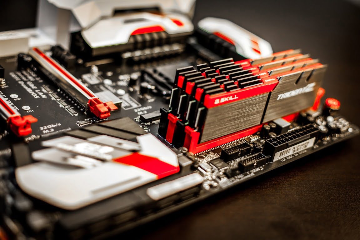 هر آنچه که باید در مورد RAM کامپیوتر خود بدانید - سخت افزار مگ