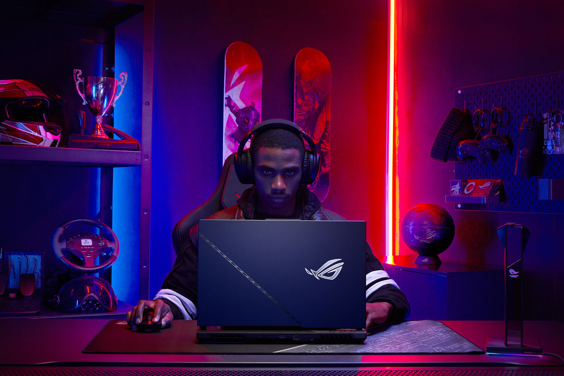  ROG Strix SCAR 17 X3D 