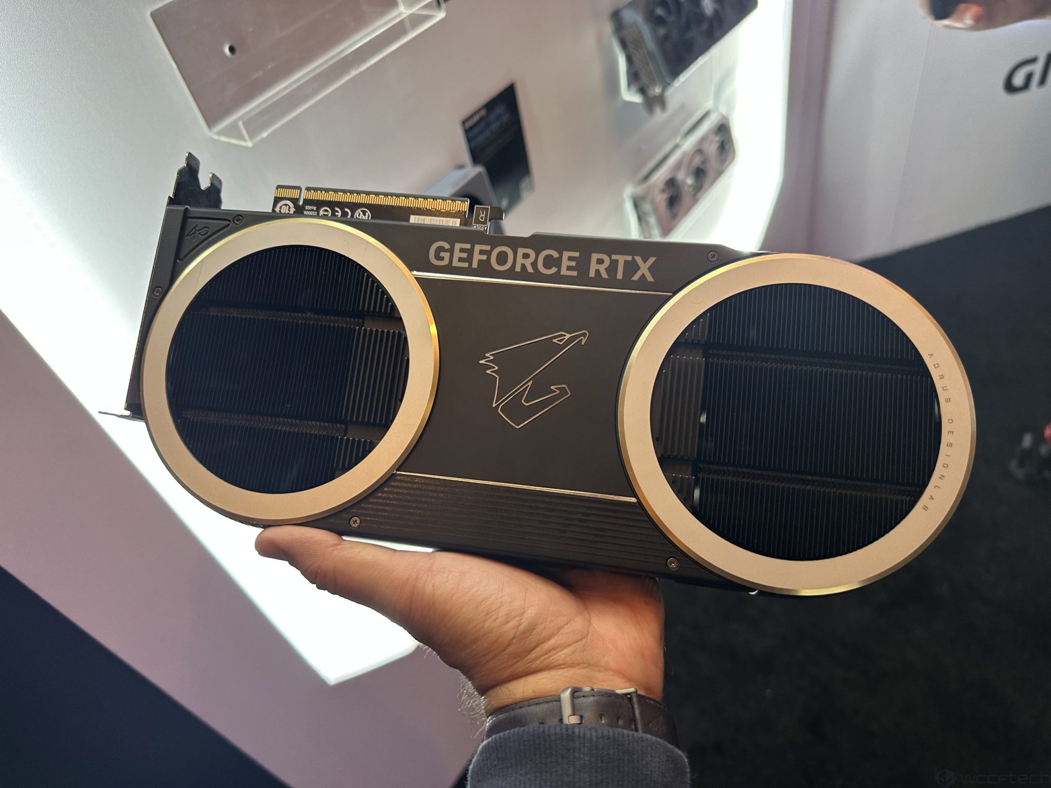 کارت گرافیک AORUS RTX 5090 Infinity گیگابایت رونمایی شد - سخت افزار مگ